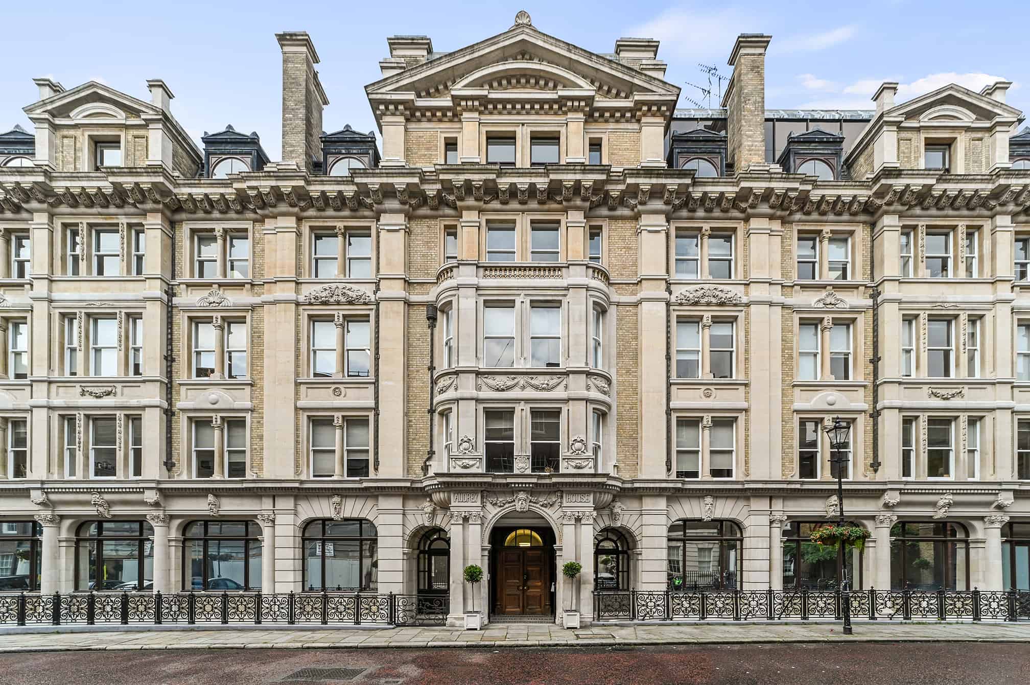 Audrey House, 16-20 Ely Place EC1 - Susskind